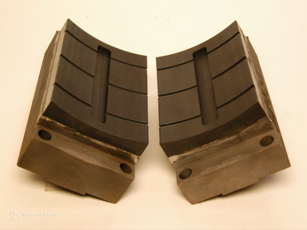 Polyurethane Gib Blocks vs. Babbitt Gib Blocks – Kastalon Inc